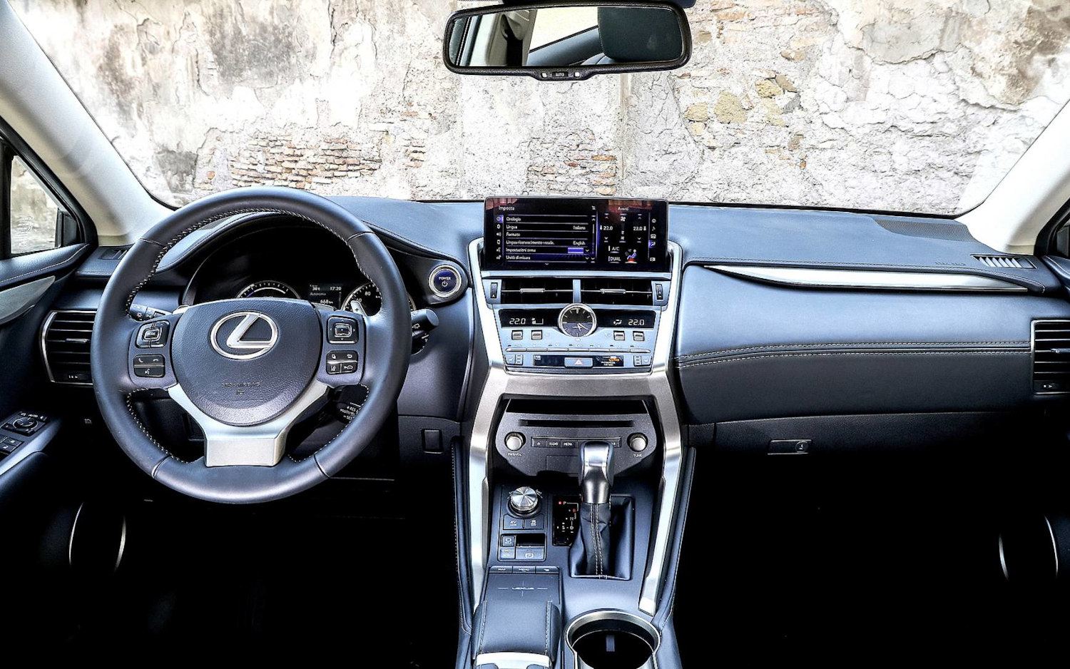 Lexus NX 300h AWD 2019 | SUV Drive